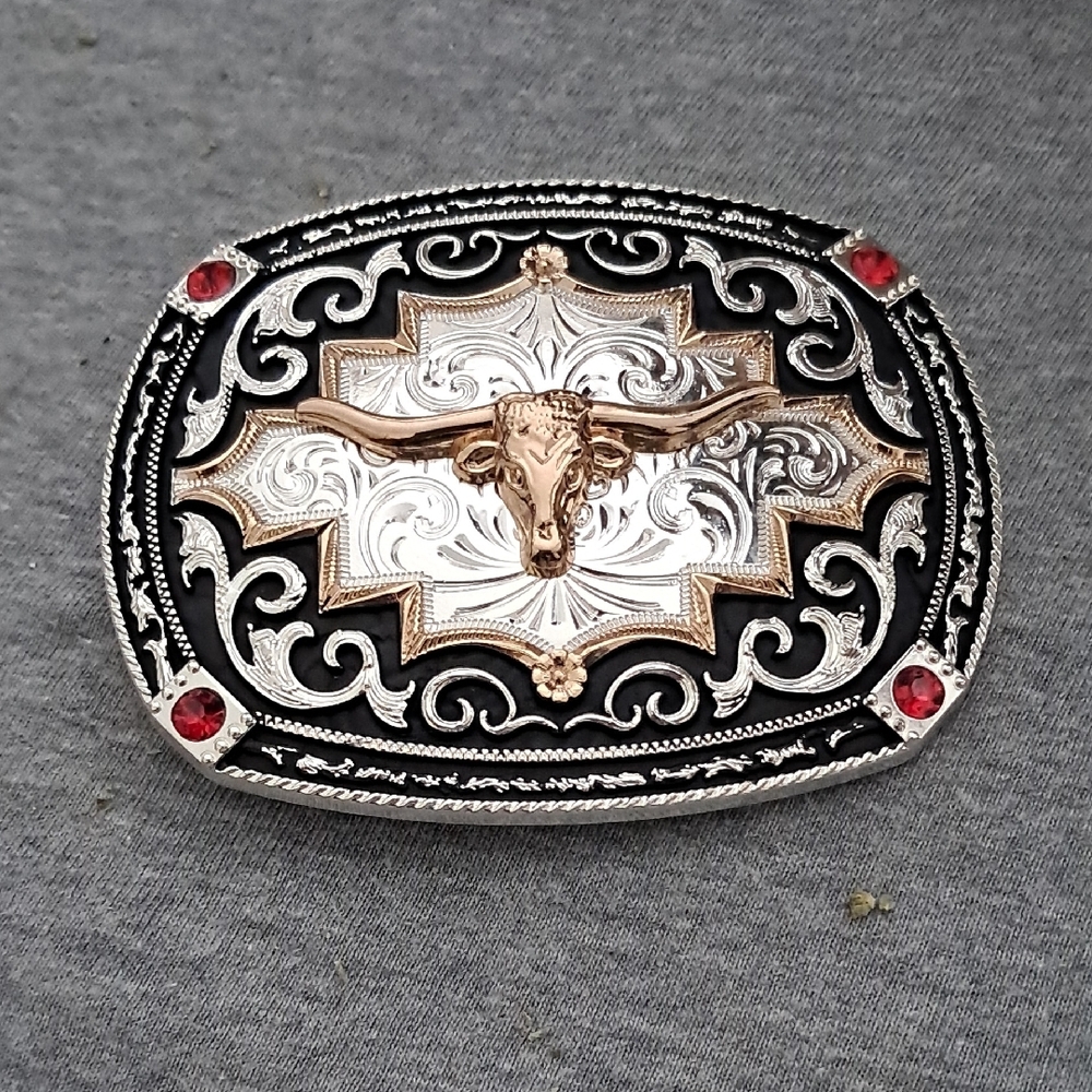 Western Bull Skull Belt Buckle With Red Accents - Gem